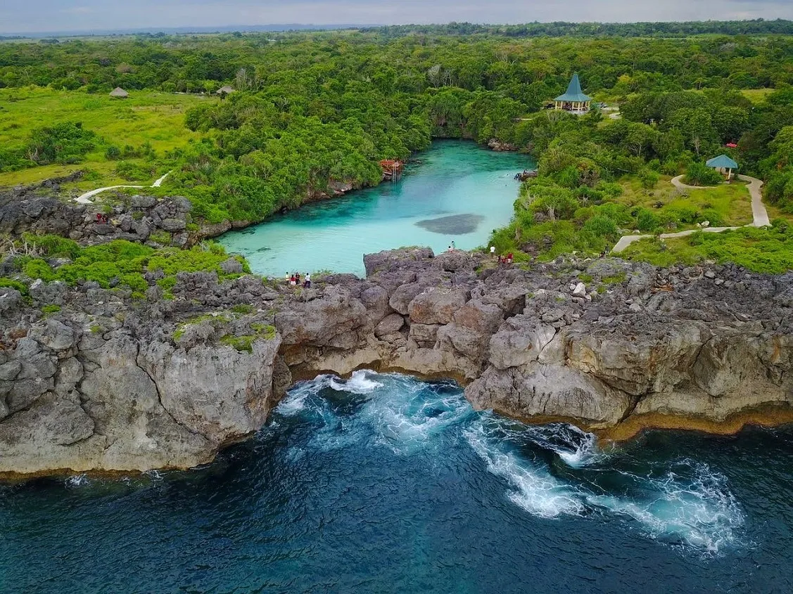 Mengapa Weekuri Lagoon Menjadi Destinasi Wisata Favorit di Sumba ...